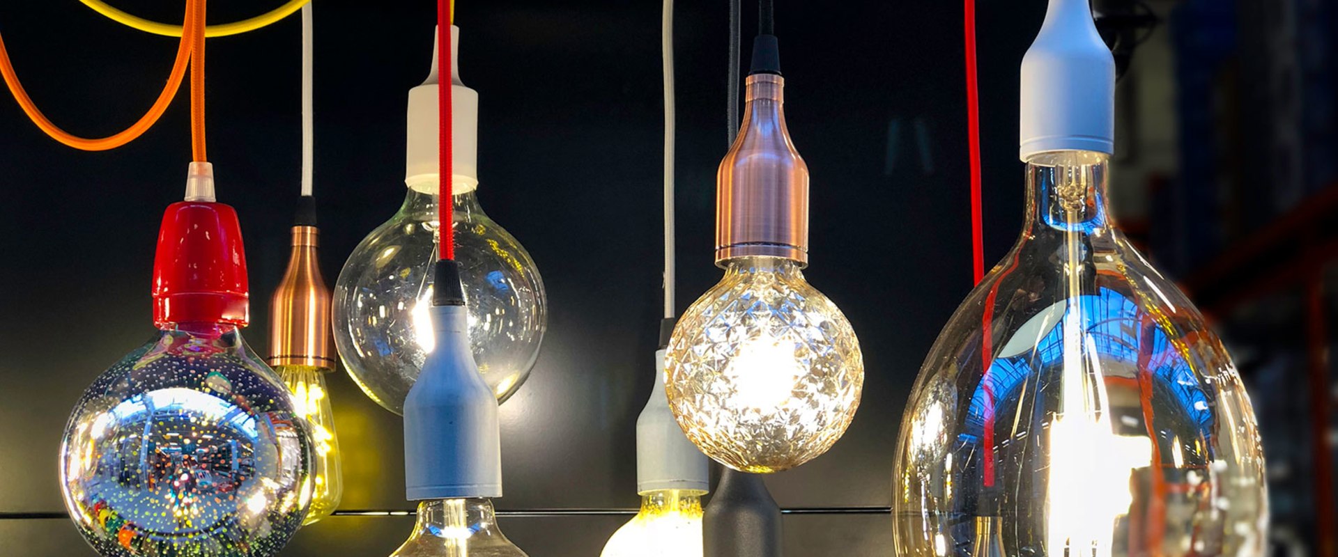 How does led lighting work?